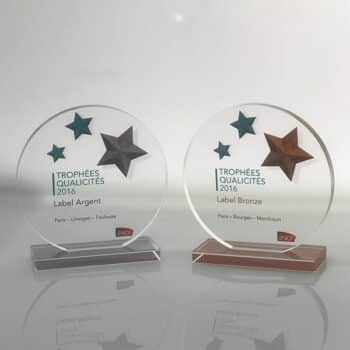 Trophées Plexiglass personnalisés et objets PMMA sur mesure